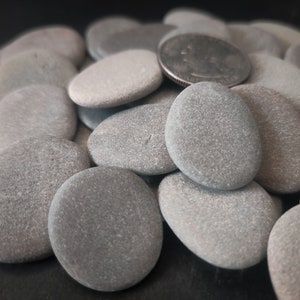 Small Flat Beach Rocks Bulk, Lot 30-90 Pieces, 1/4''- 3/4'' Smooth Grey ...