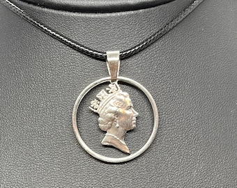 QUEEN ELIZABETH PENDANT - Etsy