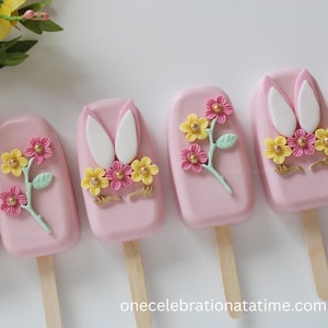Easter Bunny & Floral Themed Cakesicles, Easter Cakesicles, Cake Pops ...