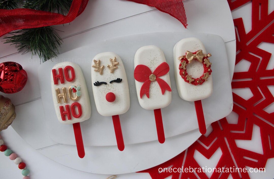 Christmas Themed Cakesicles, Christmas Cakesicles, Christmas Cake Pops ...