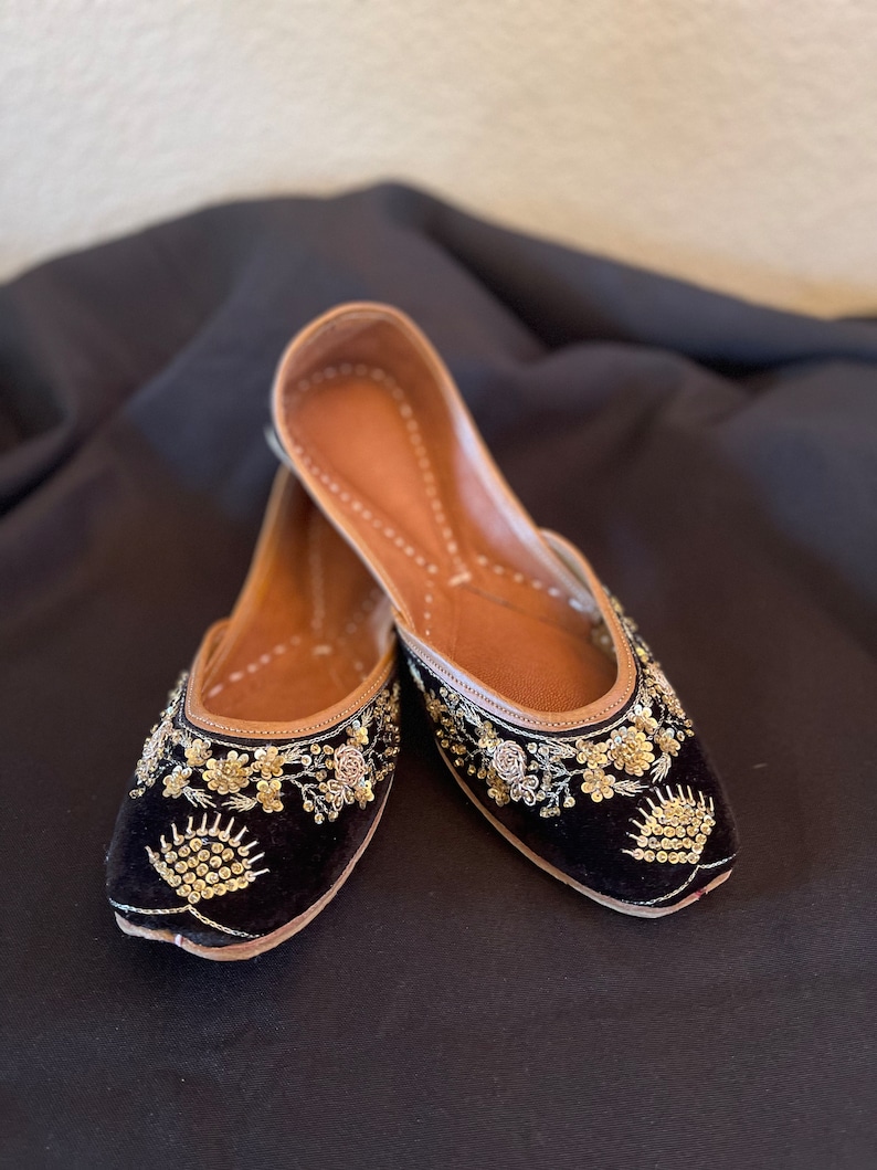 Punjabi Jutti/ Khussa/ Mojari/ Flat Shoes - Etsy