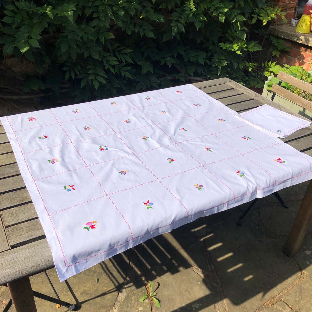 Vintage Hungarian Floral-design Hand Embroidery Tablecloth - Etsy