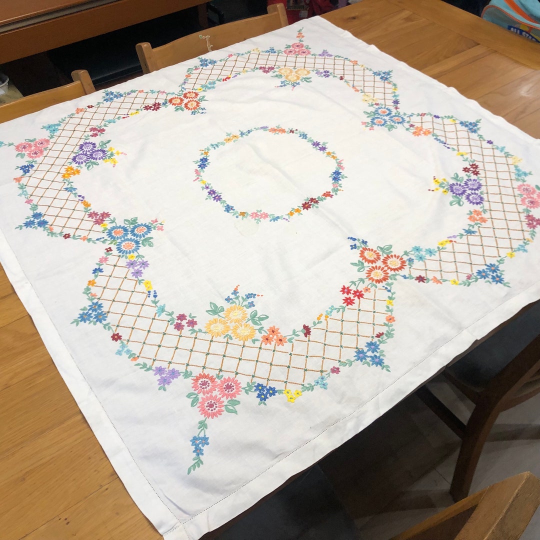 Beautiful Vintage Embroidered Linen Tablecloth Hand-made Floral Pattern ...