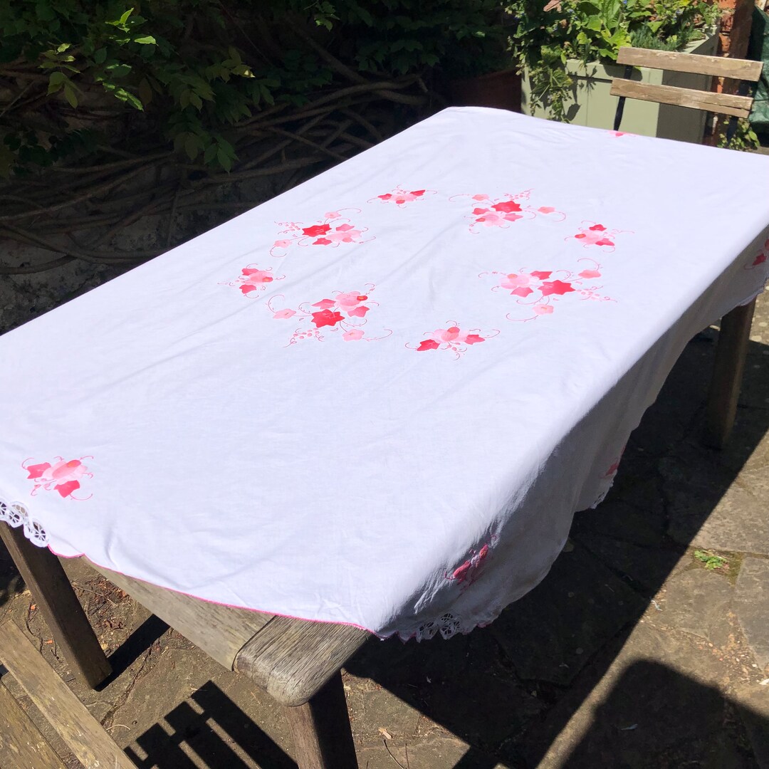 Beautiful Vintage Appliqué Embroidered Hand-made Pink Floral Tablecloth ...