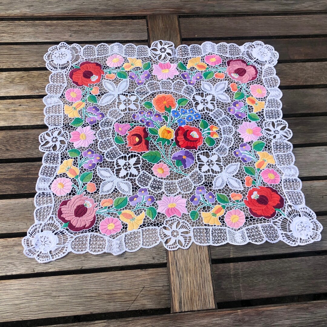 Vintage Hungarian Richelieu Lace Hand-embroidered Kalocsa Doilies ...