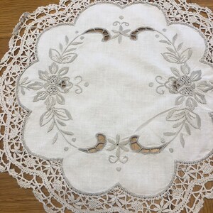 Vintage Hand-made Lace Crochet Embroidered Table Mat Dressing Table Mat ...