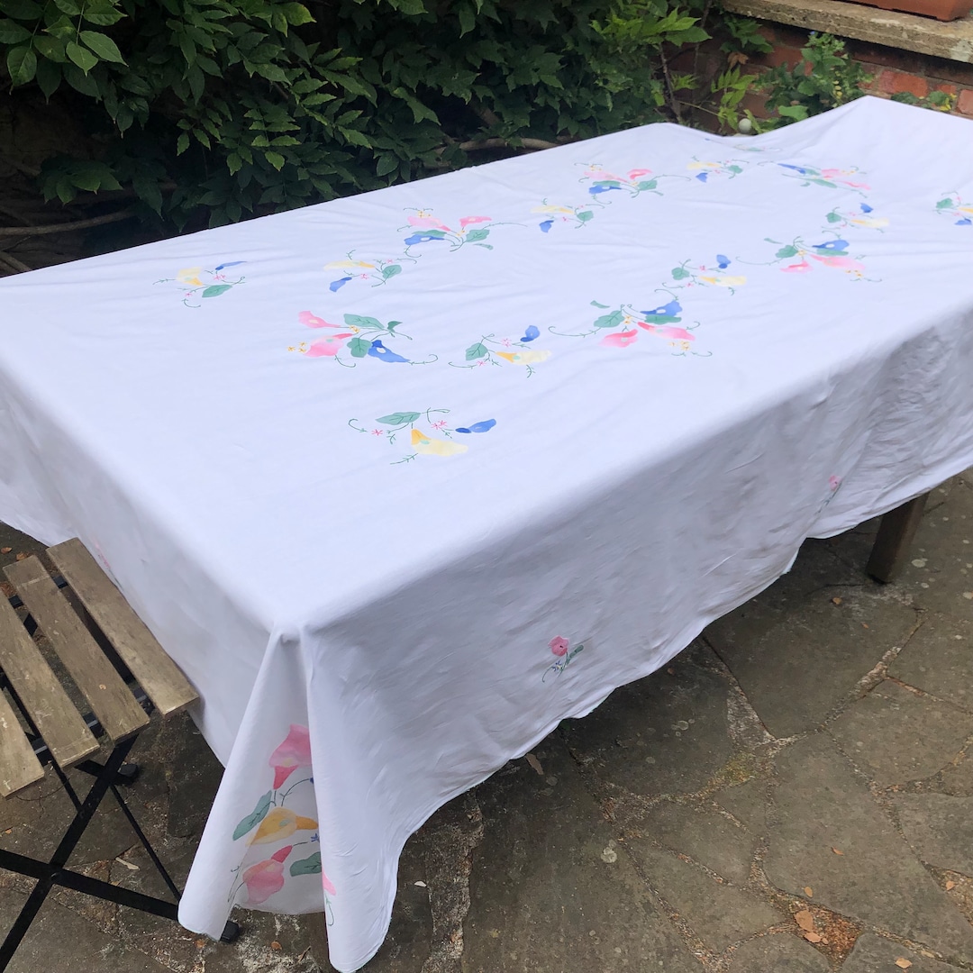Vintage Handmade Flower Appliqué Tablecloth Wedding Tea Party ...