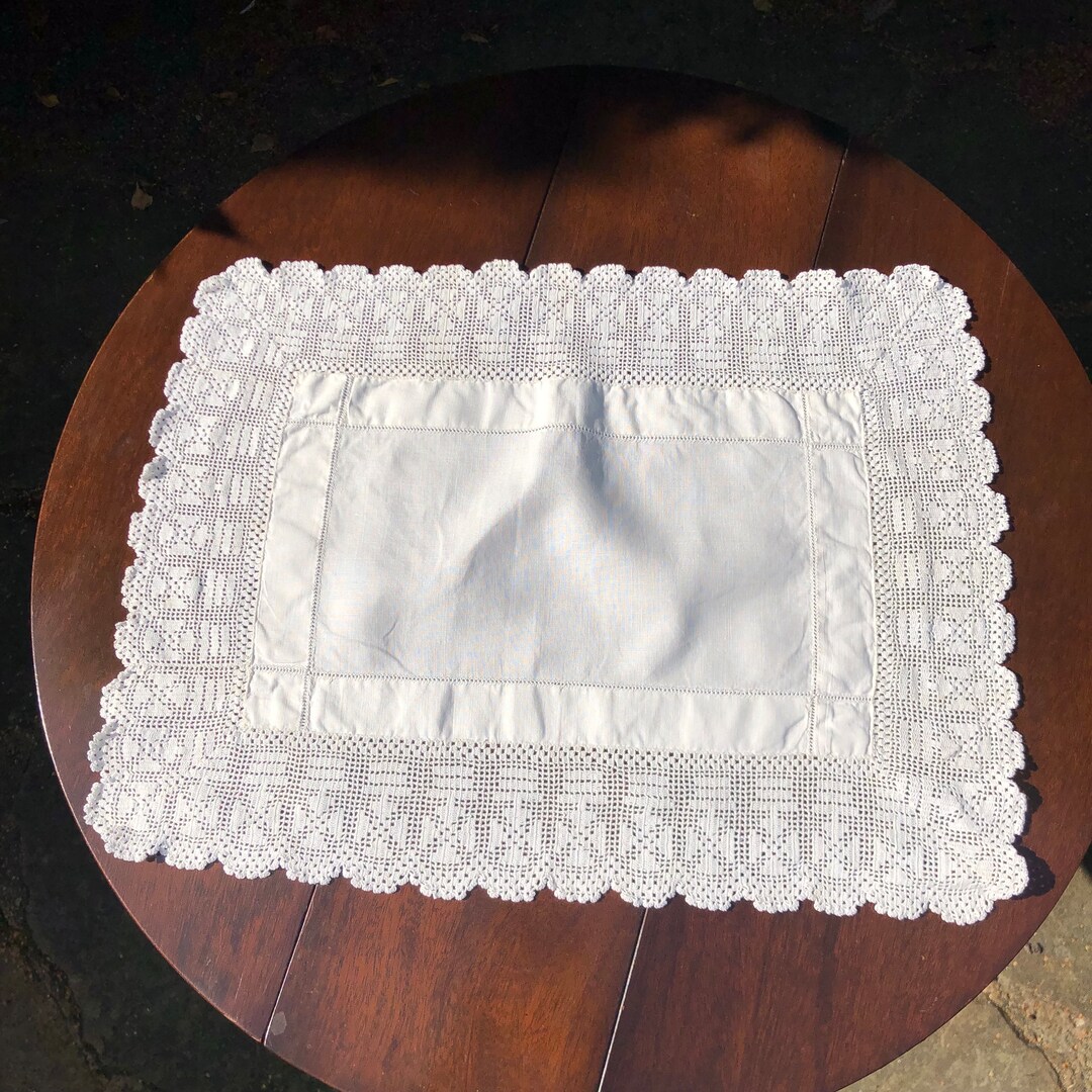 Vintage Hand-made Linen Crochet Edge Table Mat Dressing Tablecloth Tay ...