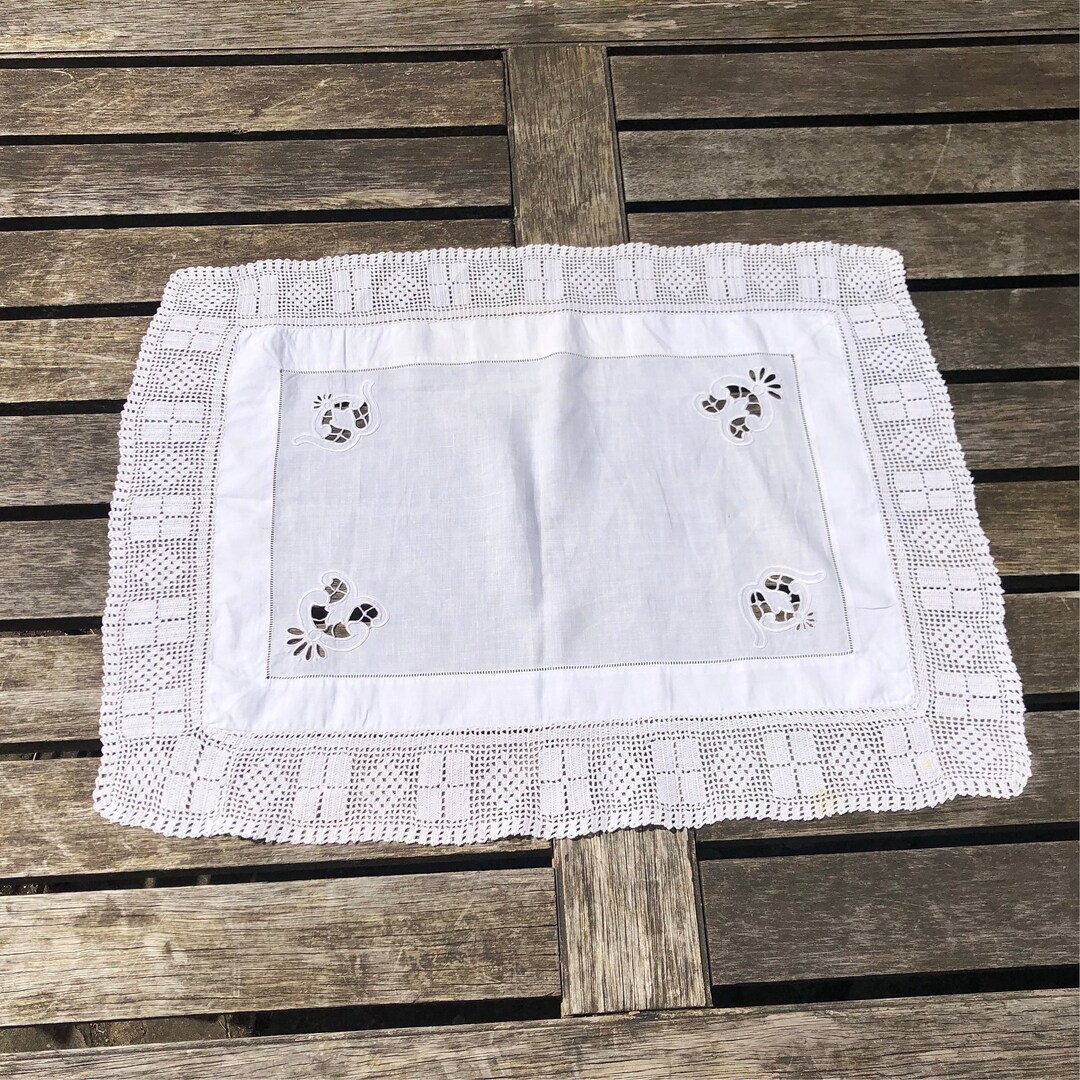Vintage White Linen Hand-made Cut Work Tablecloth Table Mats Dressing ...