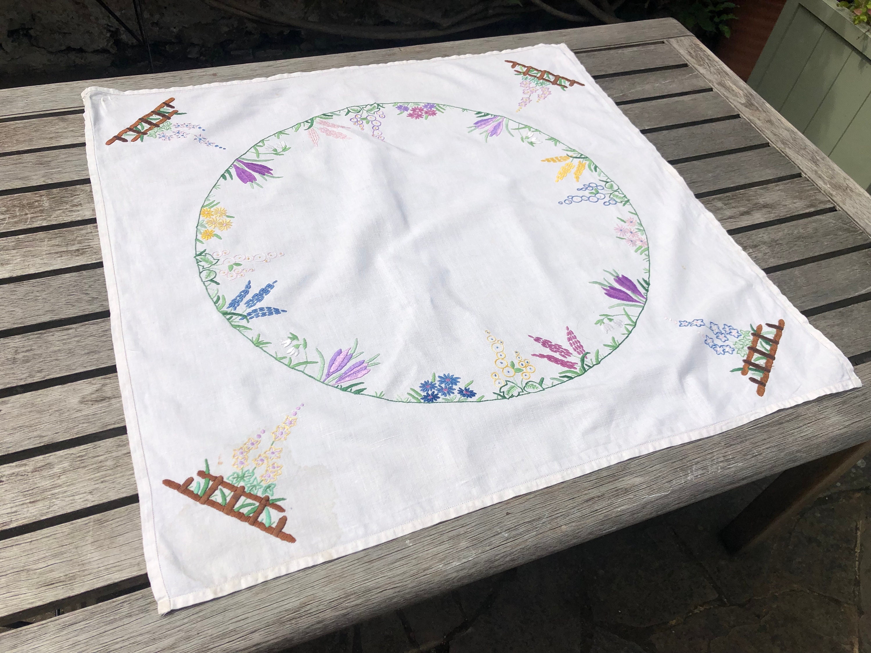 Beautiful Vintage Hand Embroidered Linen Tablecloth Floral Pattern Tea ...
