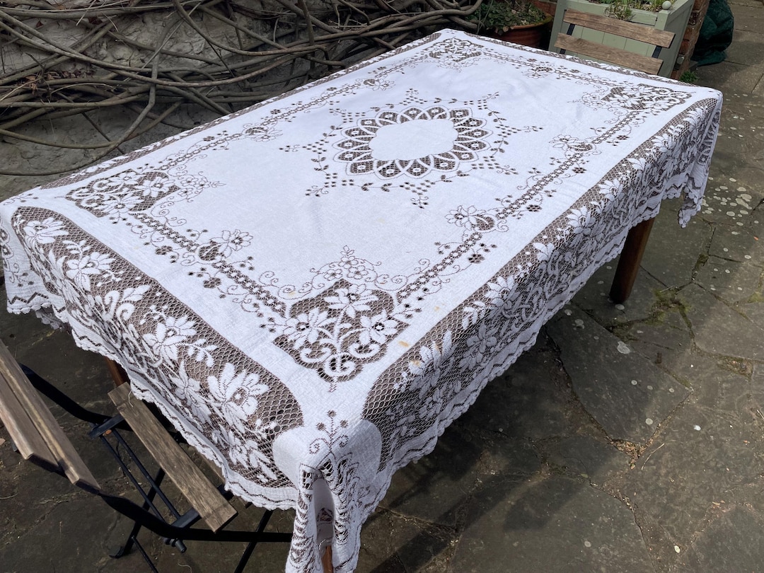 Vintage Large Lace Tablecloth Table Covering Genuine Nottingham Lace ...