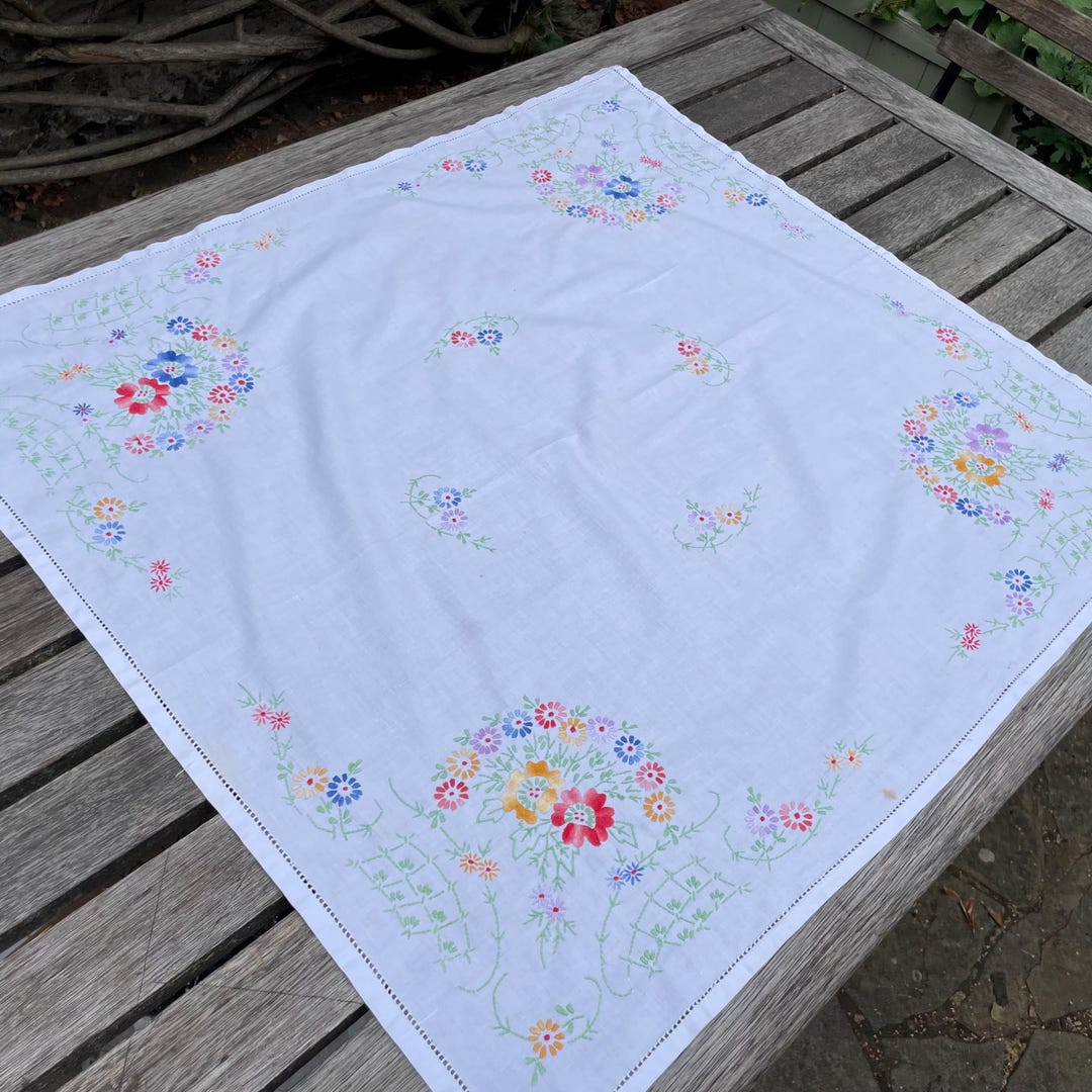 Beautiful Vintage Hand Embroidered Linen Tablecloth Hand-made Floral ...