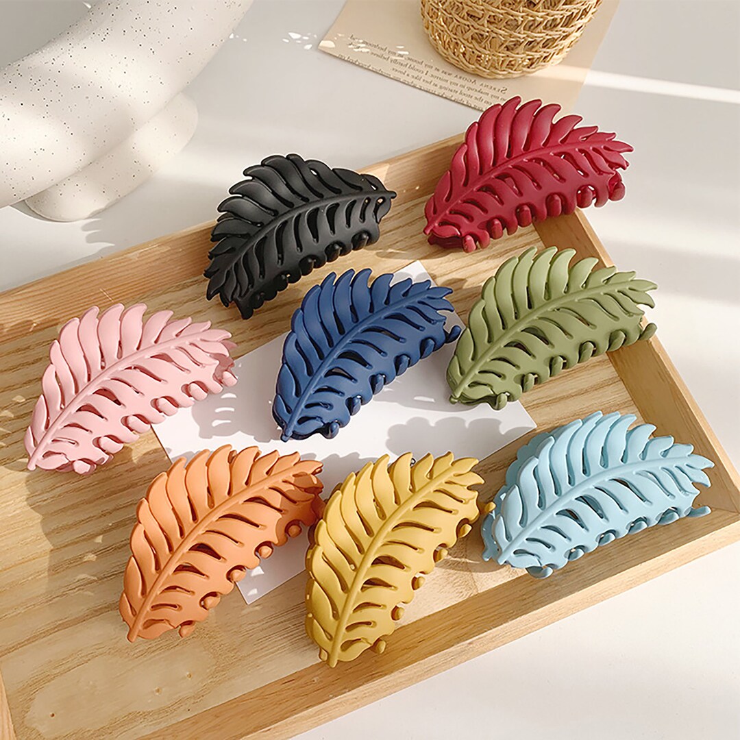 Matte Leaves Claw Clip, Plastic Hair Claw, New Style Hair Clips ...