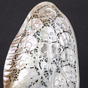 2pcs Natural Mussels Clam Shell Carving Skull Dragon Hand Carved Mixed ...