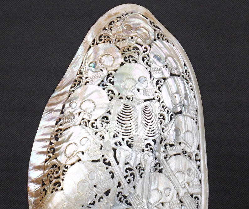 2pcs Natural Mussels Clam Shell Carving Skull Dragon Hand Carved Mixed ...