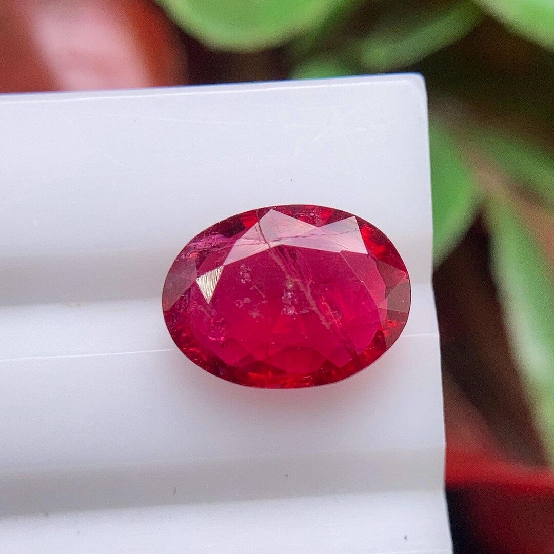 Natural Red Color Spinel Gemstone, 7.55x5.60x2.60 MM 1.08 Cts Faceted ...