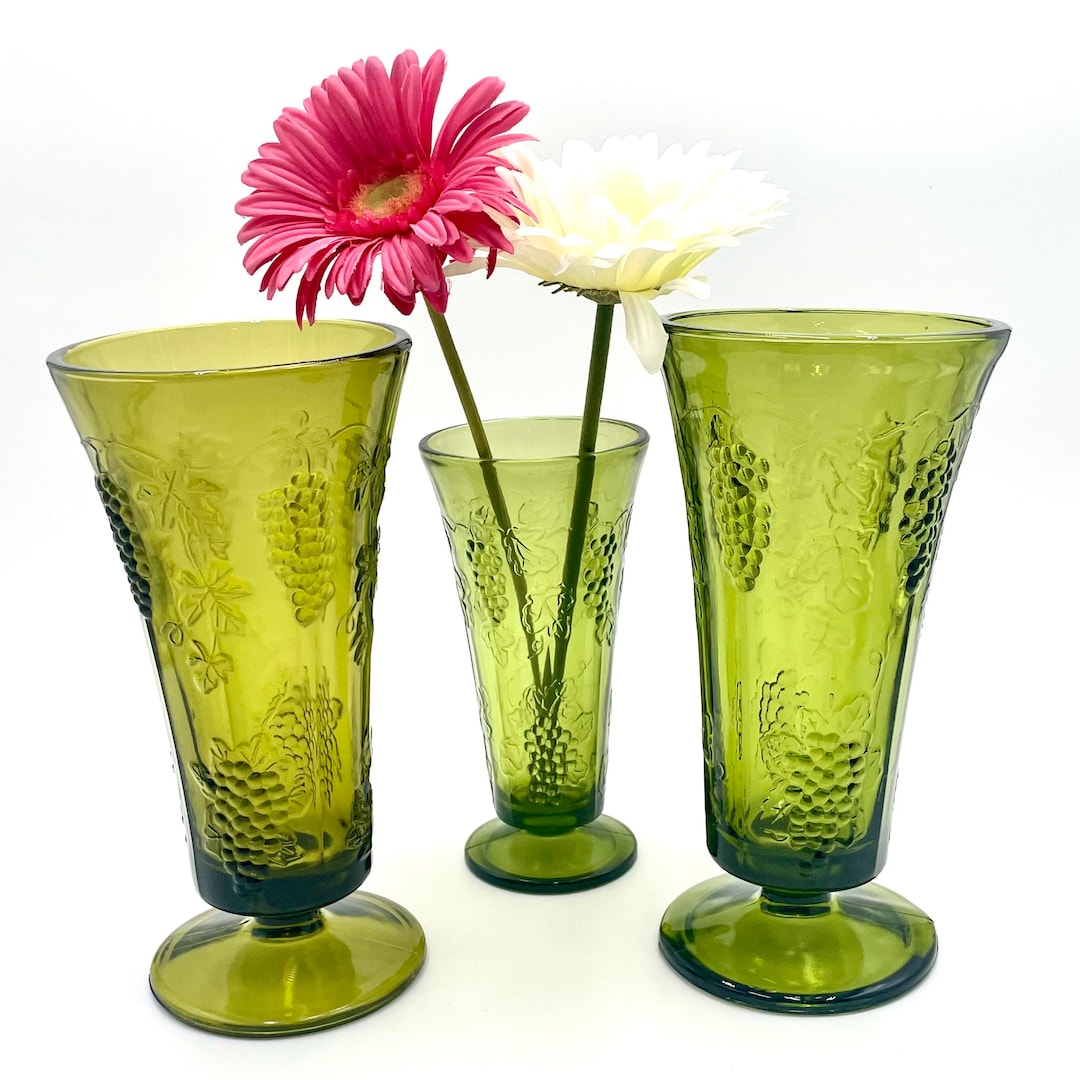 Set of 3 (1960-1970s) Harvest Avocado Green Glass Vases by Colony ...