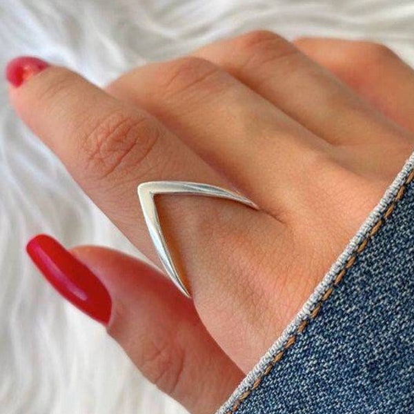 Deep V Ring - Etsy