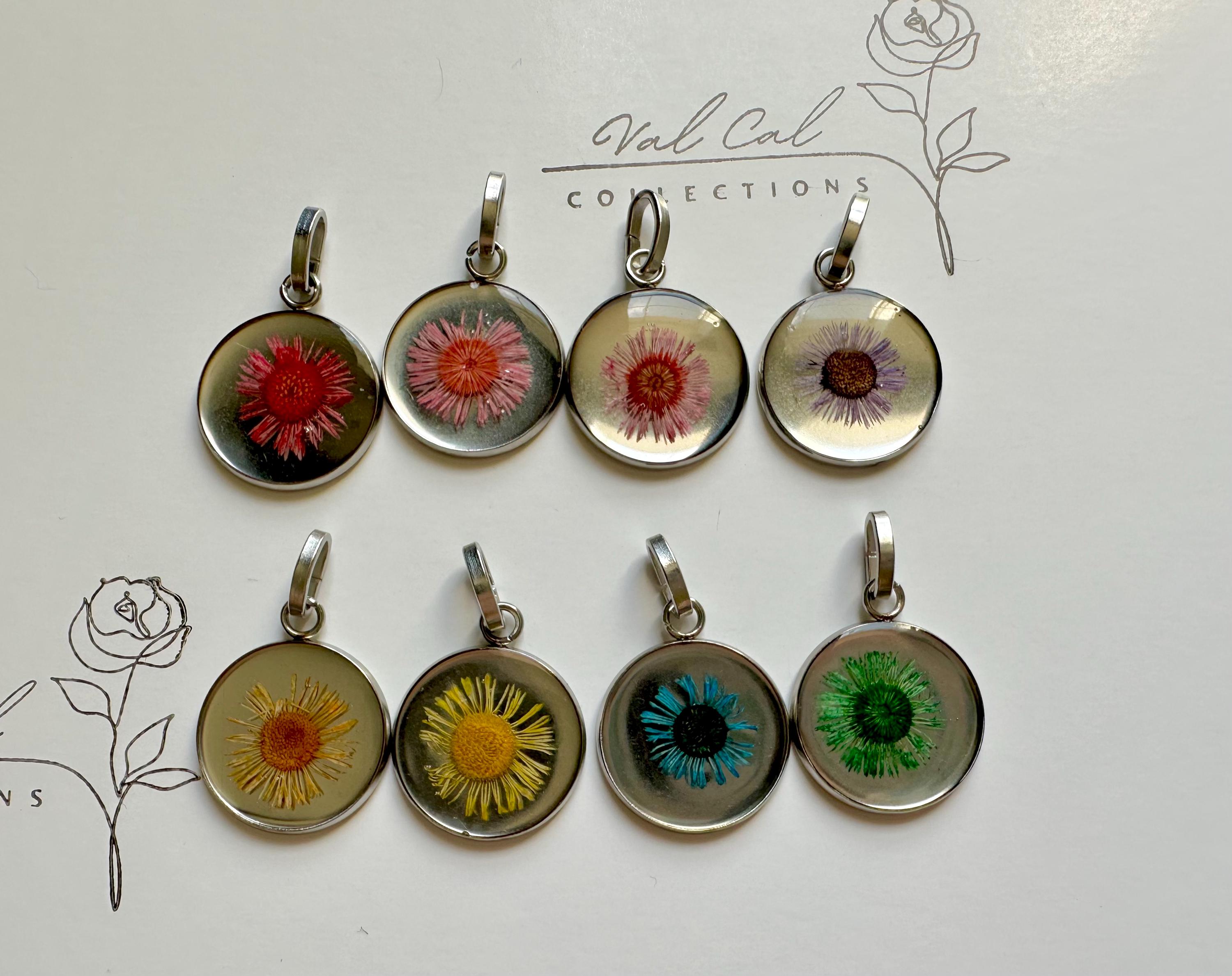 Real Dried Daisy Resin Necklace: Stainless Steel Pendant - Etsy