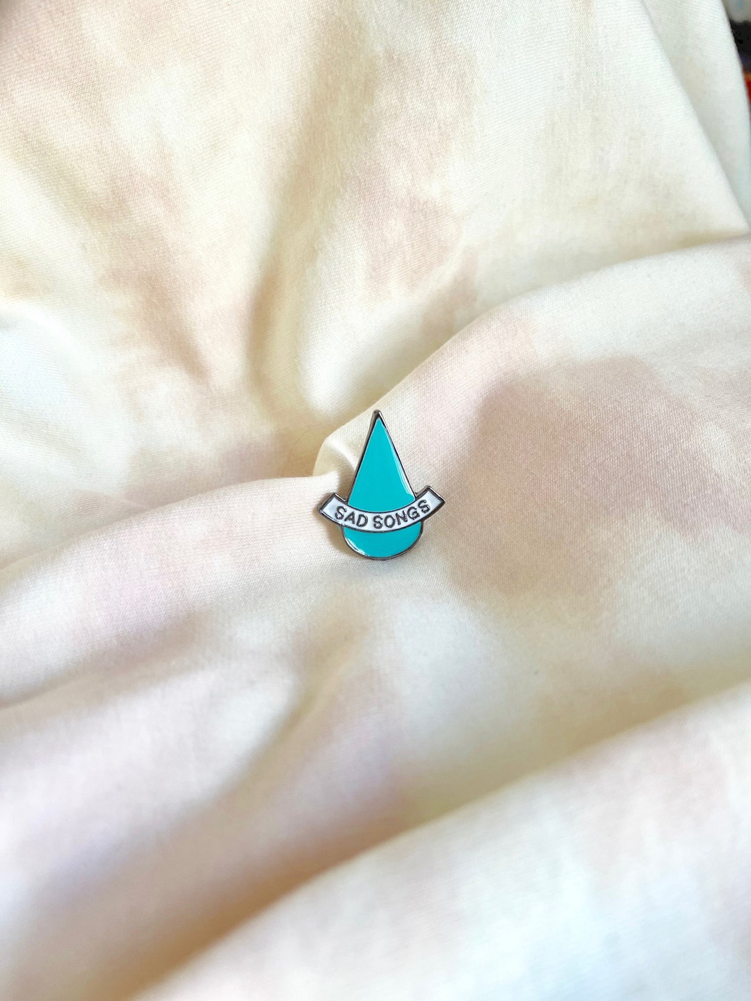Sad Songs Teardrop Enamel Pin - Etsy Österreich