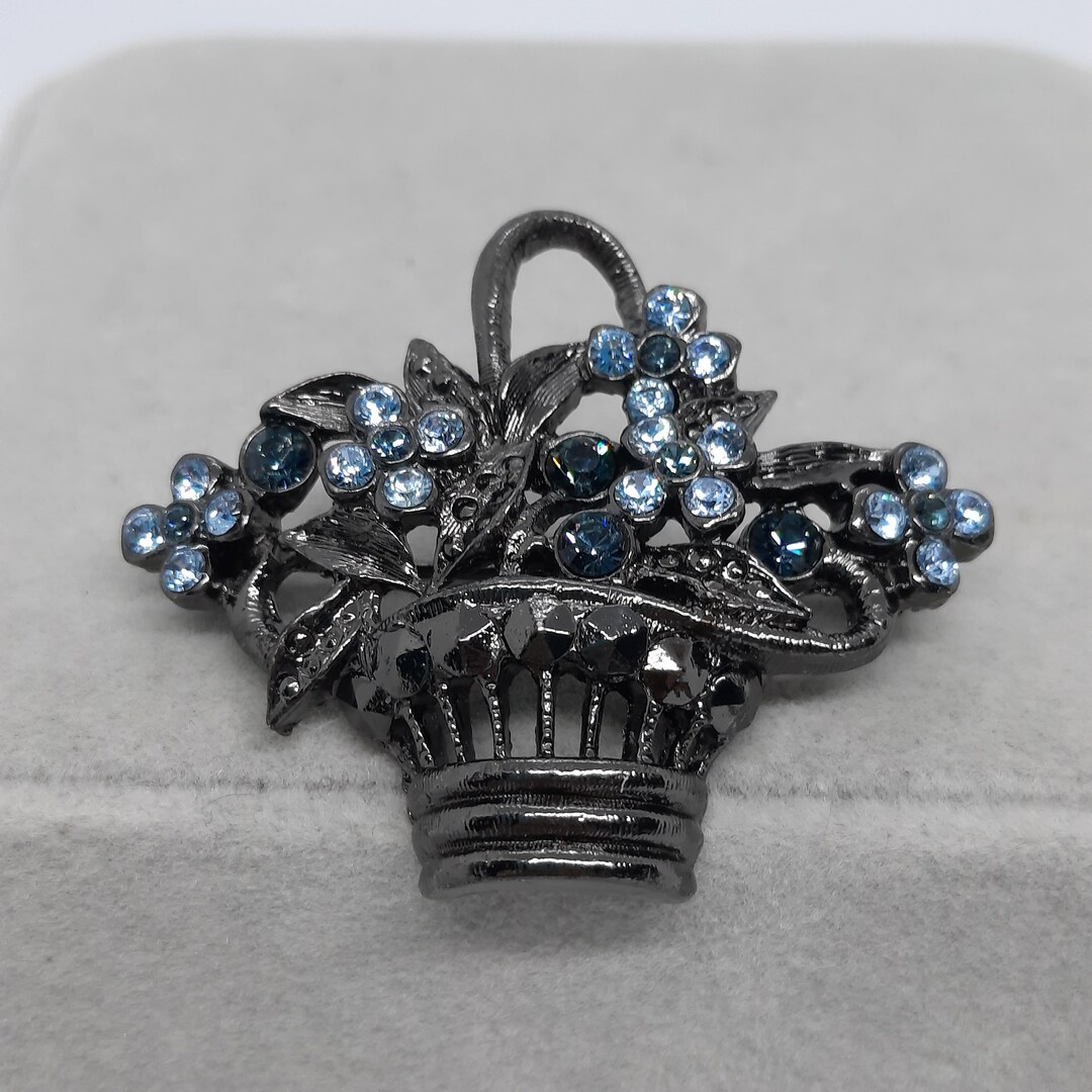 Vintage 1928 Jewelry Flower Brooch Black Tone Metal With Rhinestones ...
