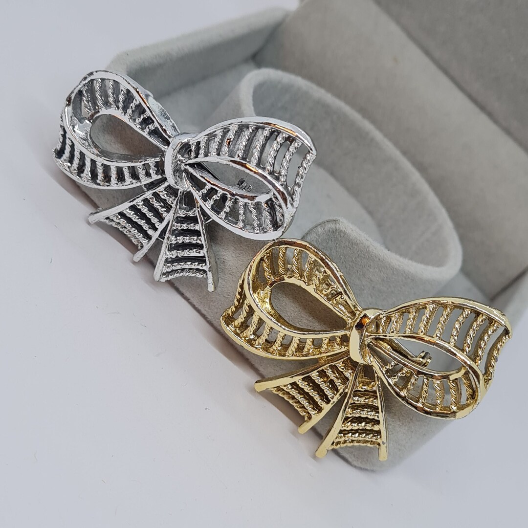 Vintage GERRY'S Ribbon Brooch: Silver & Gold Tone Designer Pin - Etsy
