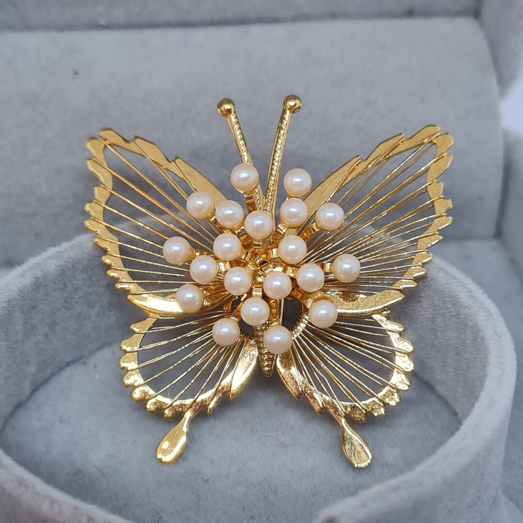 Vintage MONET Butterfly Brooch: Gold Tone With Faux Pearl Beads - Etsy