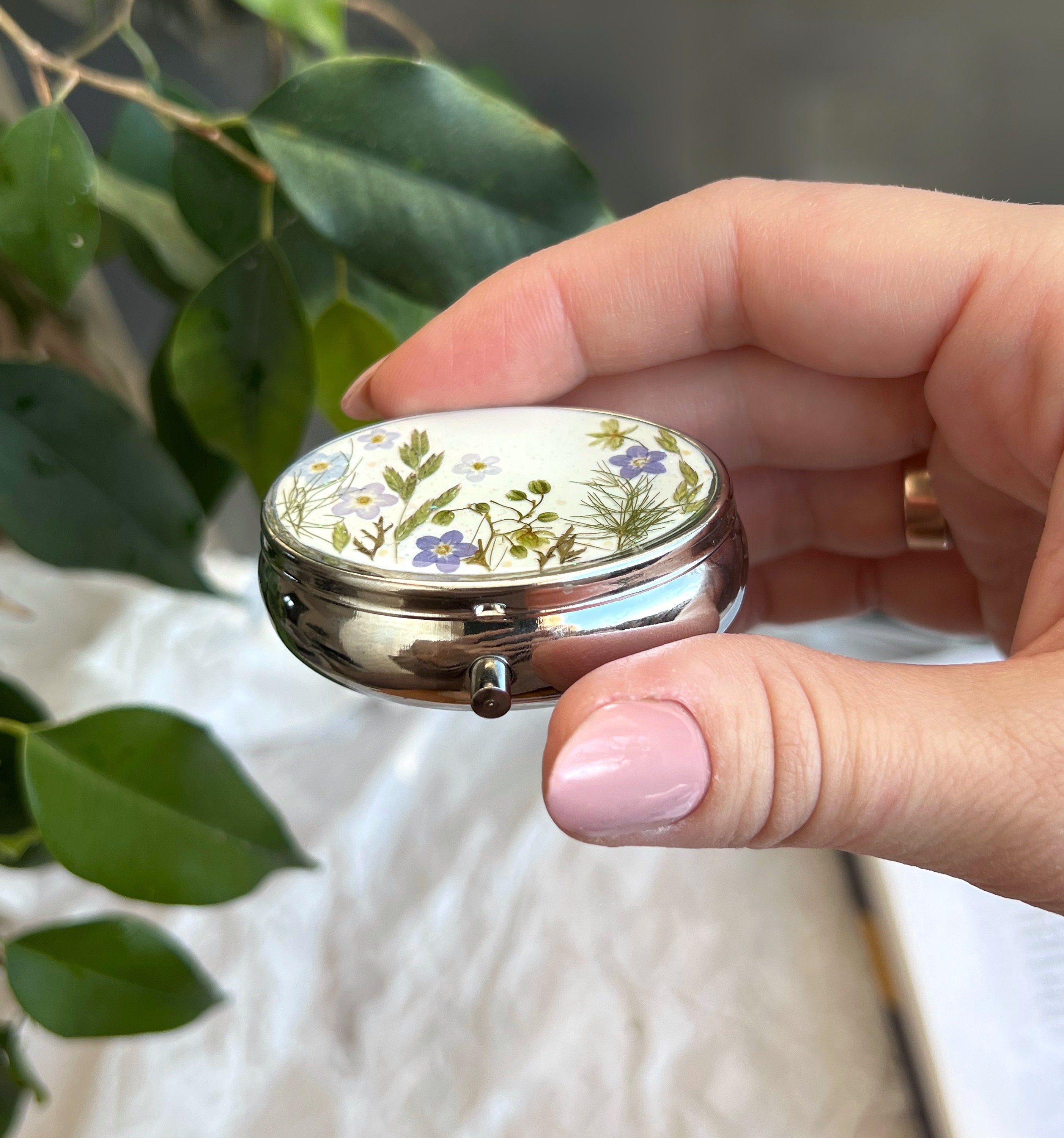 Real Dried Flowers Pill Box Pill Box Pill Organizer Cute - Etsy