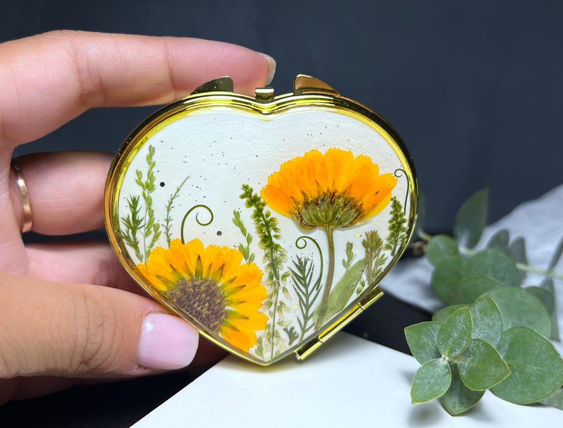 Gold Pill Box, Real Daisy Pill Organizer, Large Pill Box 7 Day, Pill ...