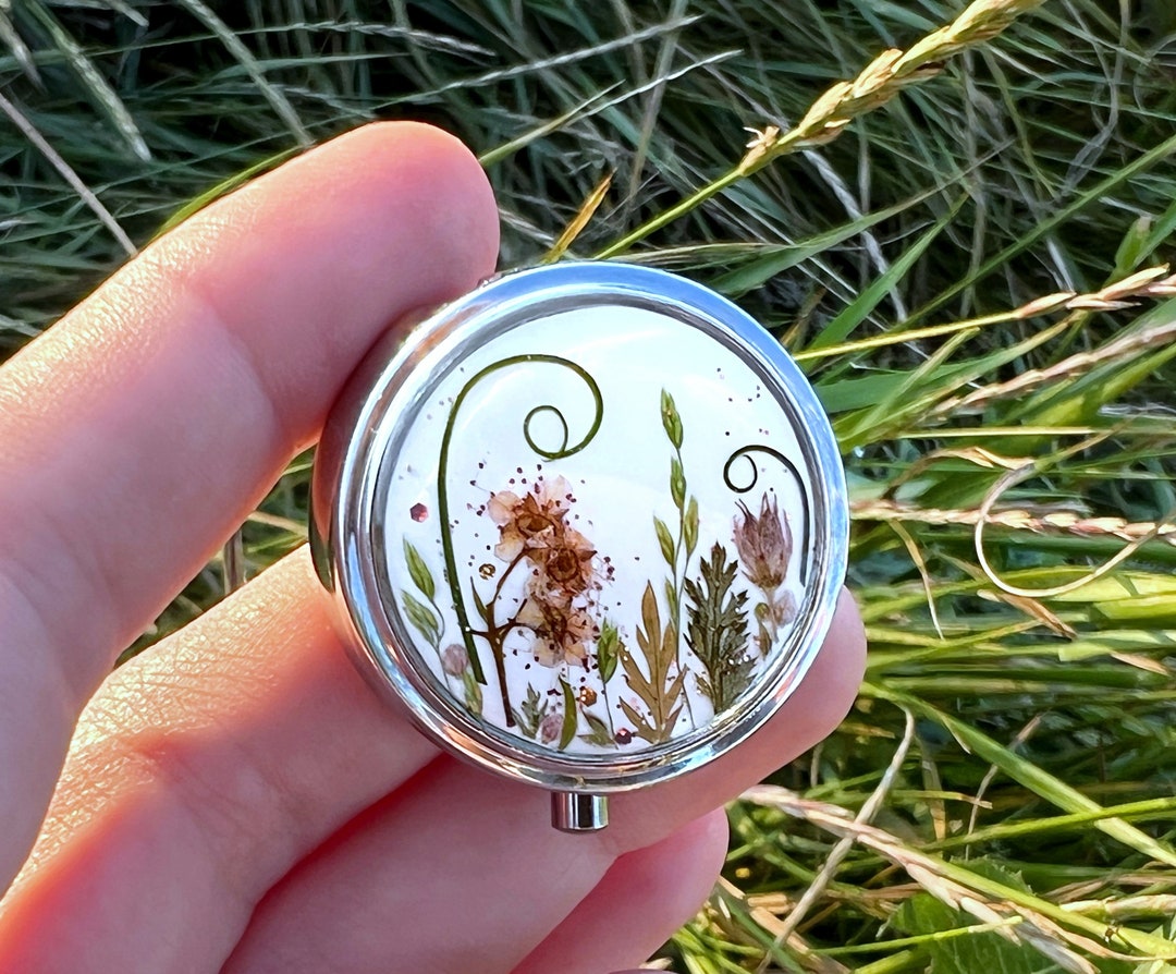 Real Dried Flowers Pill Box, Pill Organizer, Pill Case, Cute Pill Case ...
