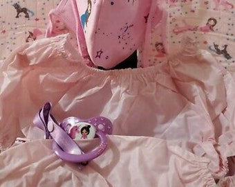 Rearz Princess 5 Piece Medium Diaper Combo 2 Diapers 1 Face Mask 1 Pacifier and 1 Pair of M L Pink Plastic Diaper Cover. Etsy Canada