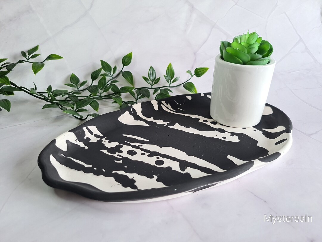 Tray in Black and White Design Made of Raysin Casting Compound - Etsy