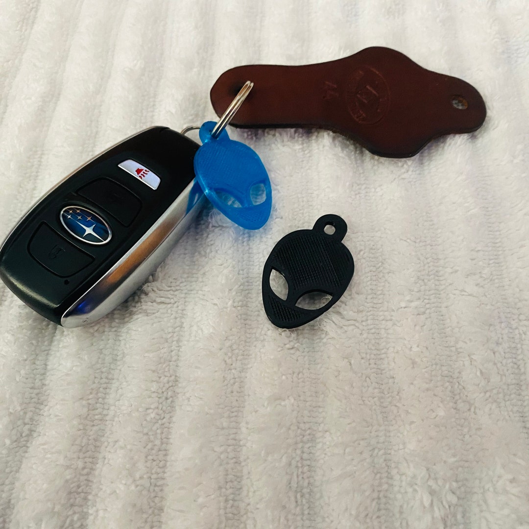 Custom 3D Printed Alien Head Keychain - Etsy