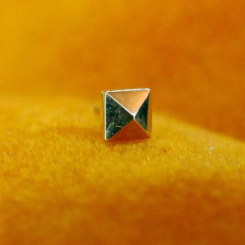 JUNIPURR 14k Gold Star Threadless End - Etsy UK