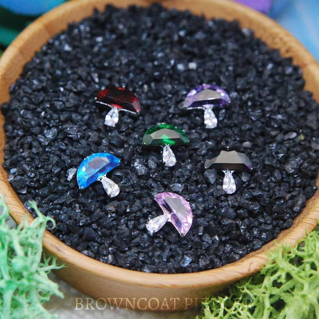 Internally Threaded Titanium CZ Mushroom Ends, Body Jewellery. 16ga, 1 ...
