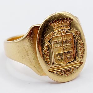 French Antique Signet Ring 18k Gold Finely Chiseled Coat of Arms and a ...