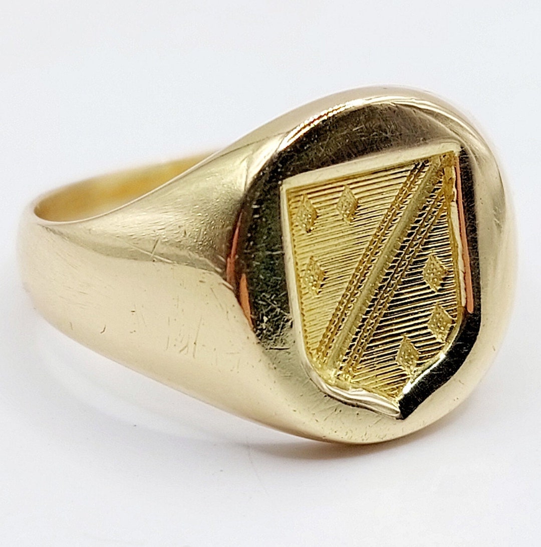 French Antique Signet Ring 18k Gold Finely Chiseled Coat of Arms circa ...