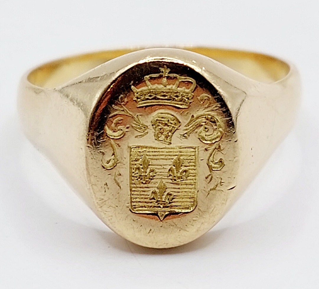 French Antique Signet Ring 18k Gold Coat of Arms Decorated With a Crown ...