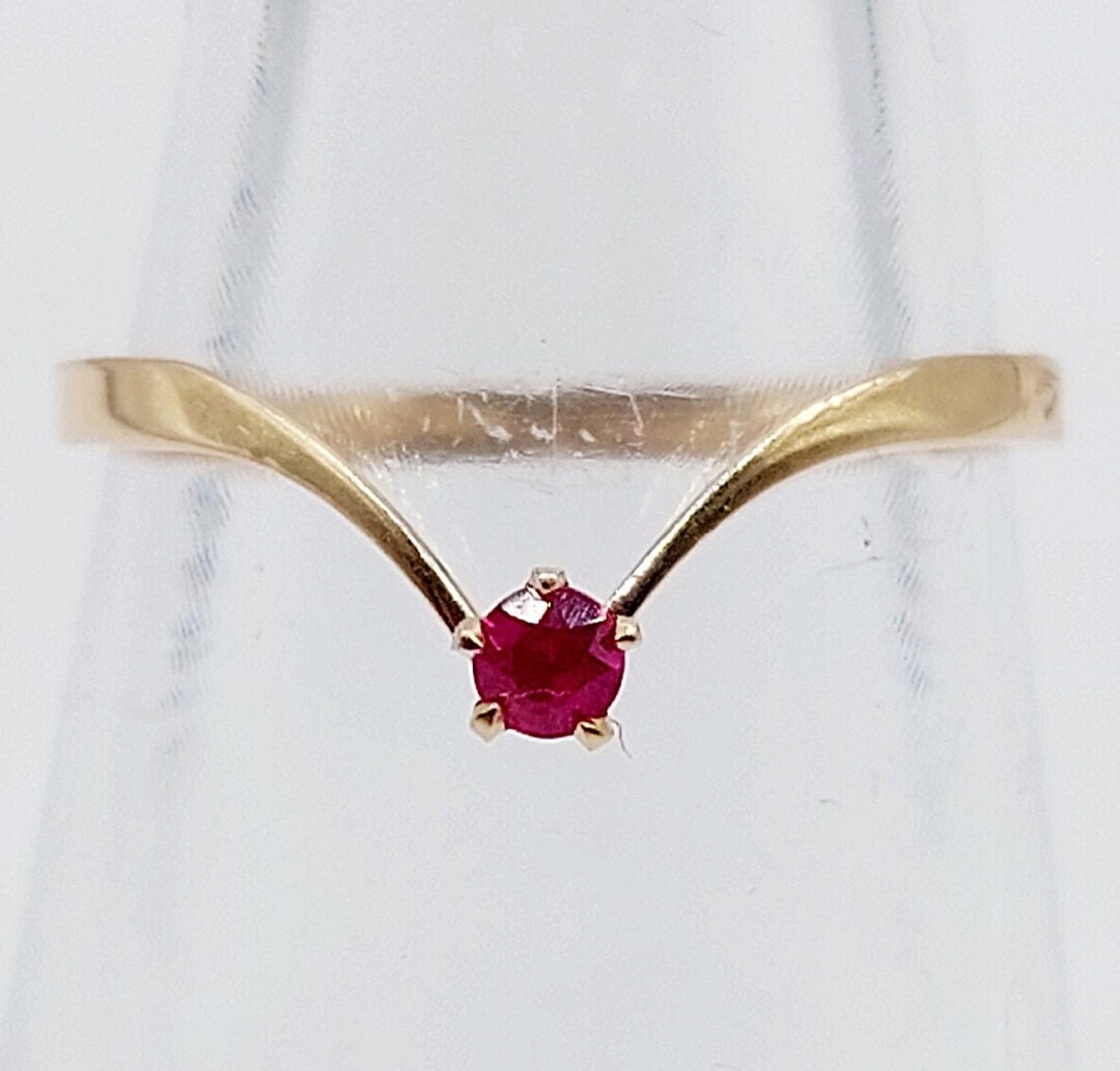 French Vintage Ring 18k Gold Set With a Synthetic Ruby in a Prong ...