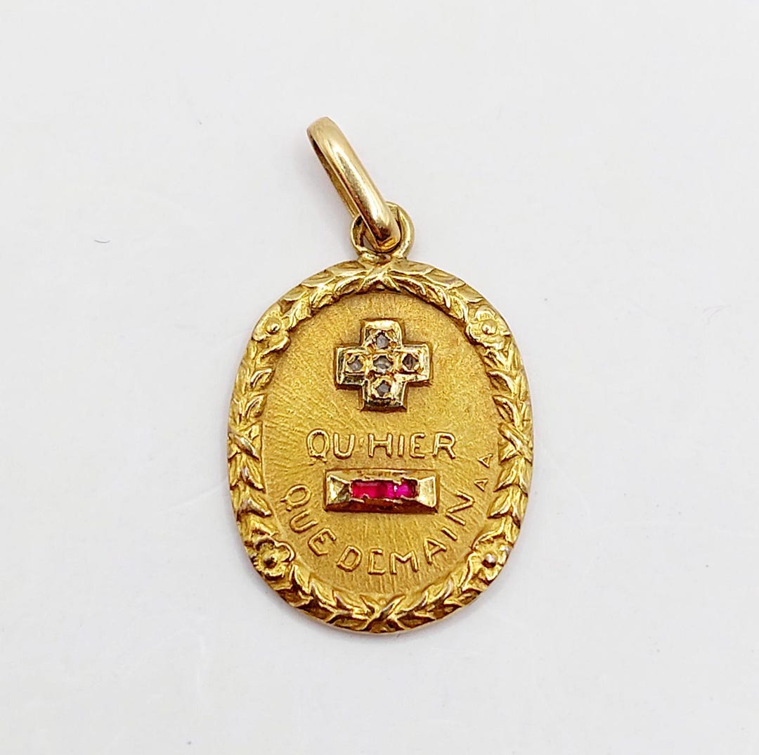 RARE French Augis Love Medal 18k Gold Laurel Wreath Set With Ruby and ...