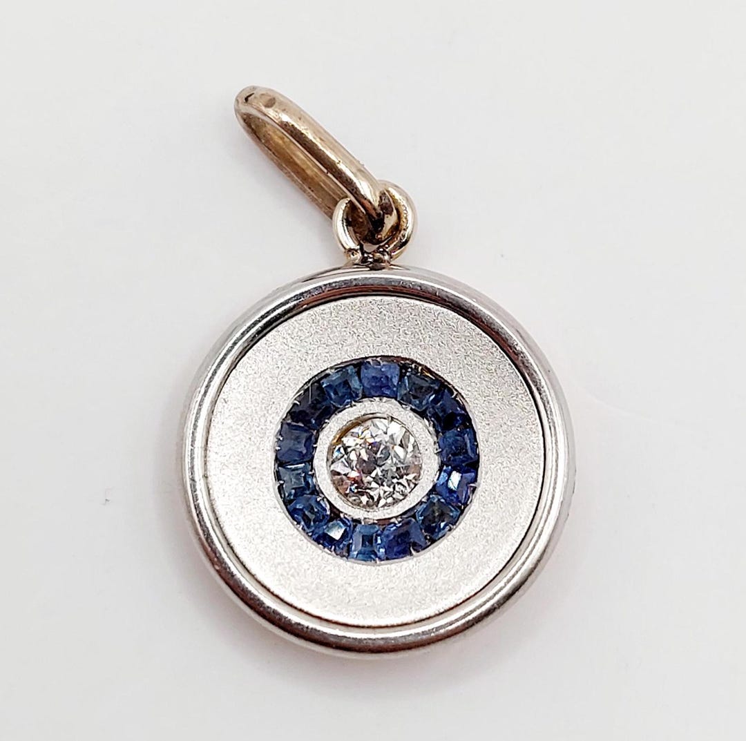 French Target Art Deco Pendant 18k White Gold Set With a 0.10 Carats ...