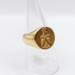 French Antique Signet Ring 18k Gold Coat of Arms Decorated With an ...