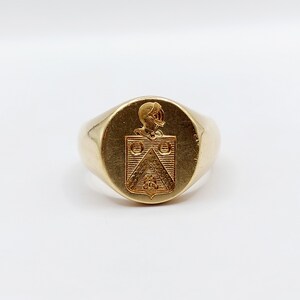 French Antique Signet Ring 18k Gold Coat of Arms Decorated With an ...