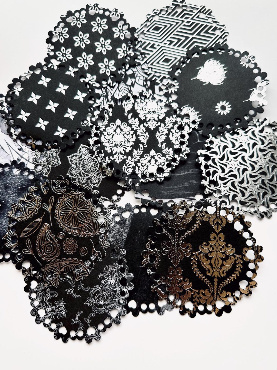 Die Cut Doilies | Floral Doilies | Lacy Doilies | Gold Foil Doilies ...