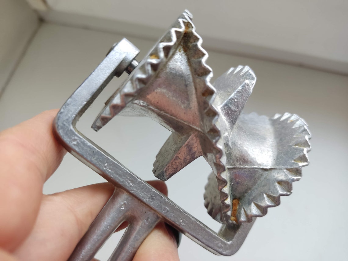 Vintage HOYANG Metal Pasta Pastry Fattigmand Roller Cutter NORWAY ...
