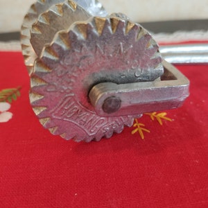 Vintage HOYANG Metal Pasta Pastry Fattigmand Roller Cutter NORWAY ...