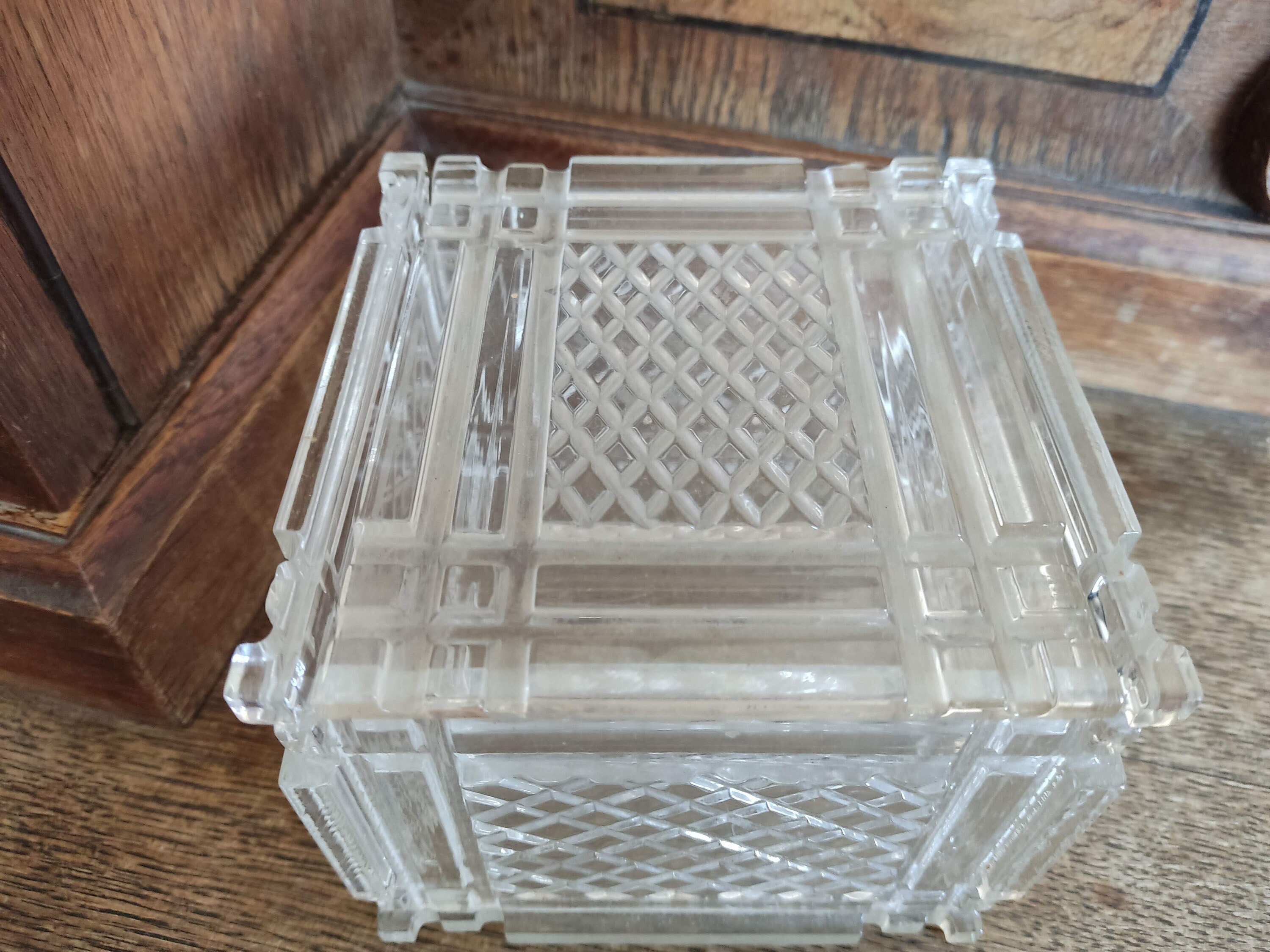Vintage Clear Grooved Art Deco Lucite/acrylic Jewelry Trinket Box Mid ...