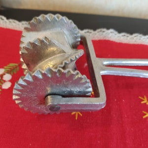 Vintage HOYANG Metal Pasta Pastry Fattigmand Roller Cutter NORWAY ...