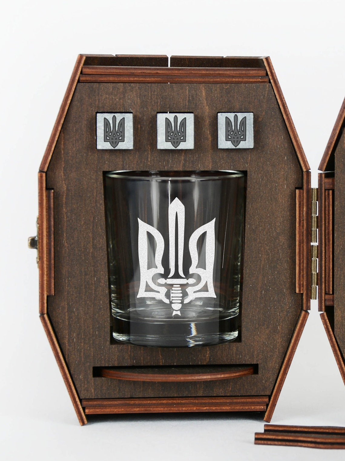 Stand With Ukraine Whiskey Glasses Set in Wooden Barrel - Etsy