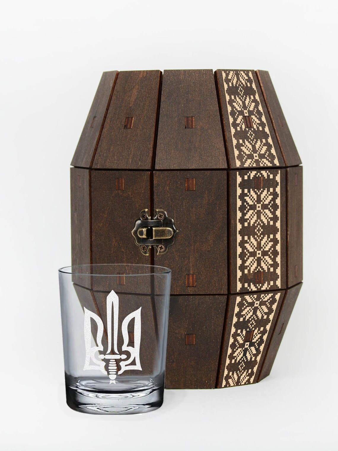 Stand With Ukraine Whiskey Glasses Set in Wooden Barrel - Etsy